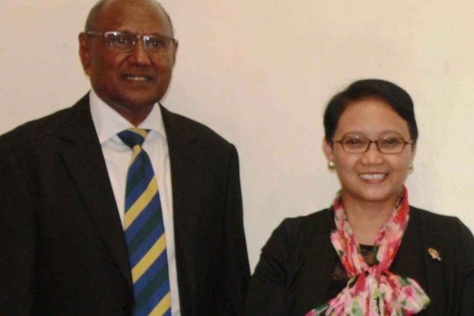 NEW ALVARO DE MENDANA MONUMENT UNVEILED IN HONIARA - Solomon Islands ...